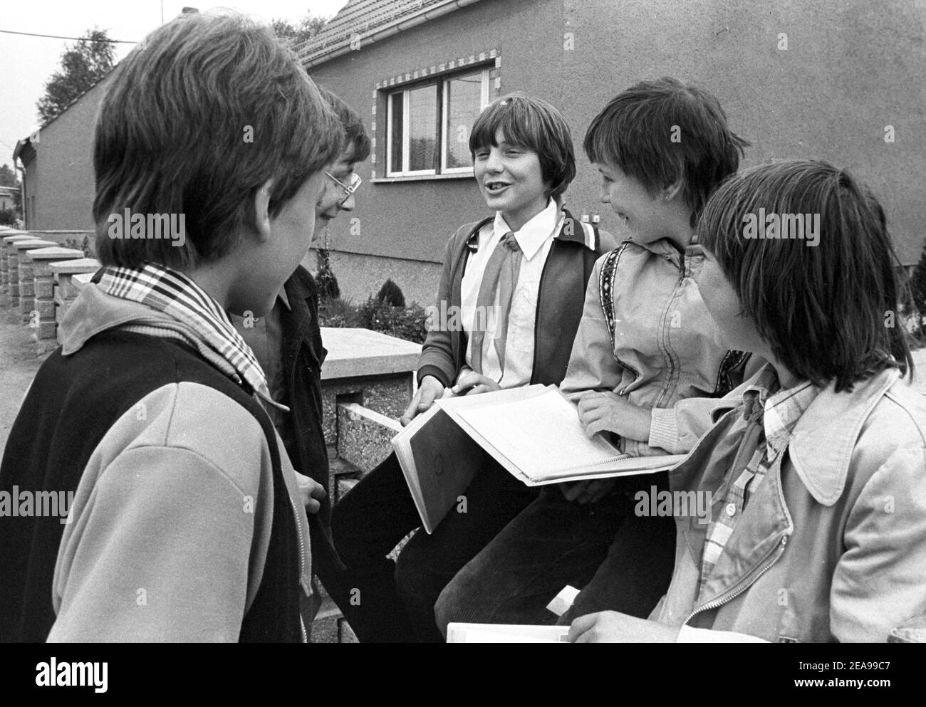 School report card 1980s hi-res stock photography and images - Alamy