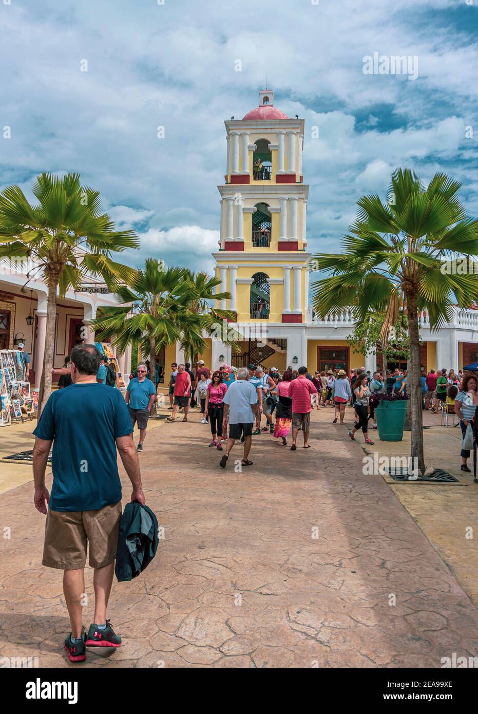Cuban flea market hi-res stock photography and images - Alamy