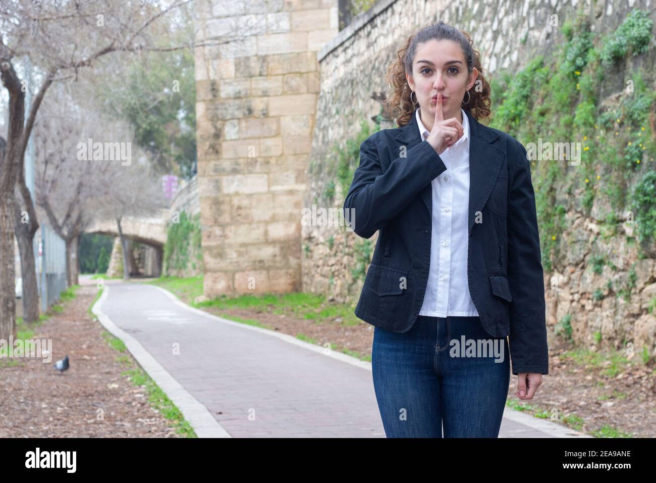 Shush sign hi-res stock photography and images - Alamy