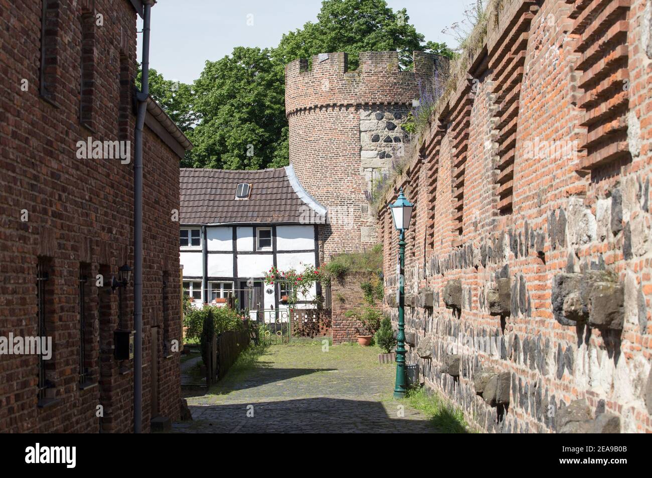 European fortified stronghold strongholds hi-res stock photography and ...