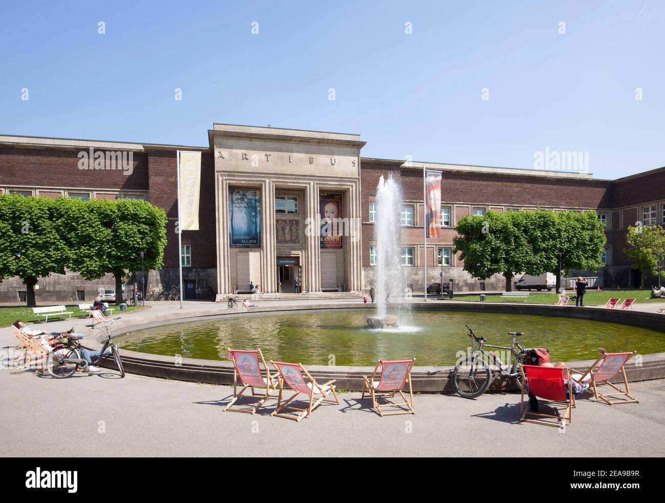 Ehrenhof duesseldorf hi-res stock photography and images - Alamy