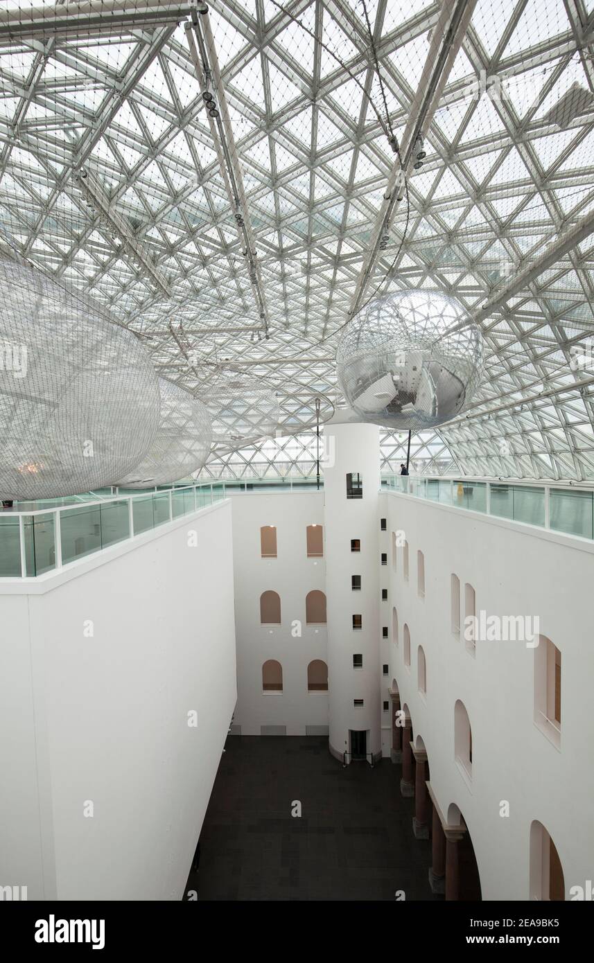 K21 dusseldorf interior hi-res stock photography and images - Alamy