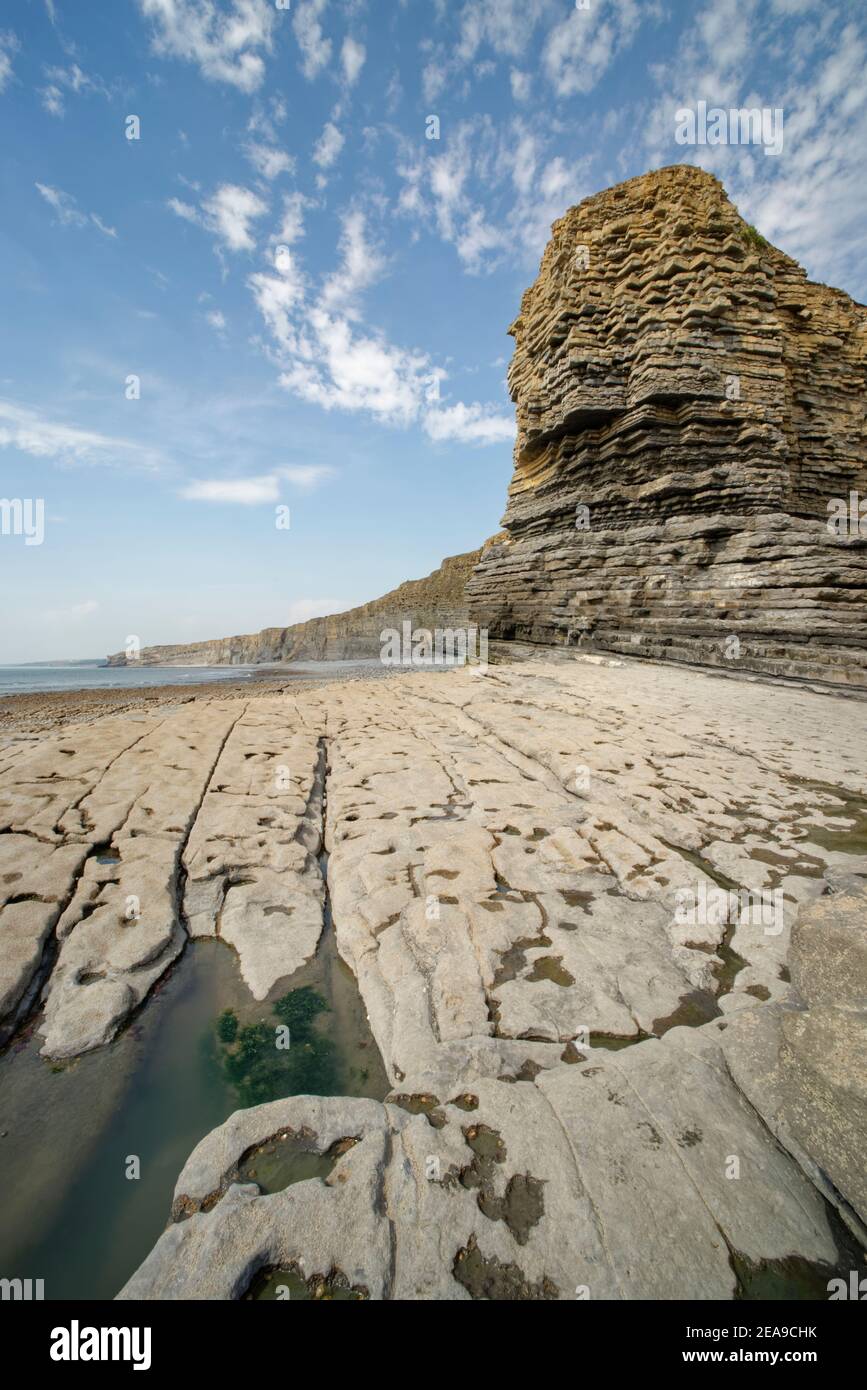 “Sphinx Rock” cliff at Nash Point with layers of limestone and mudstone ...