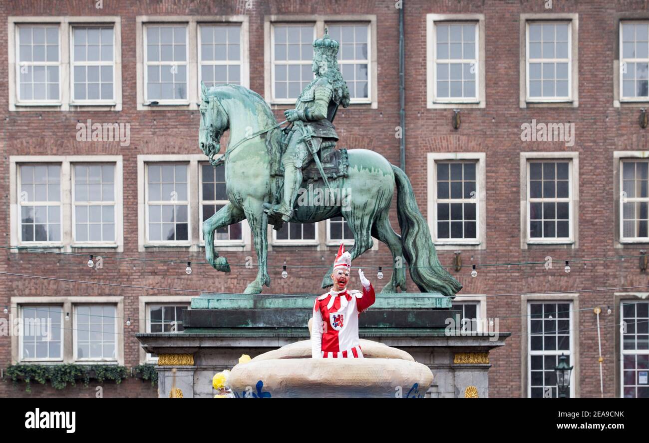 Hoppeditz, beginning of carnival, market square, Duesseldorf Stock ...