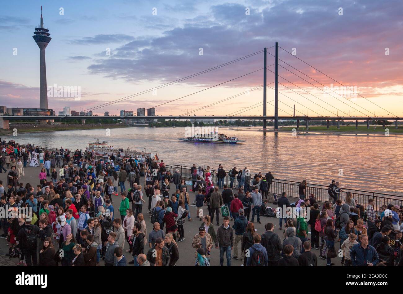 Rheinkniebruecke hi-res stock photography and images - Alamy