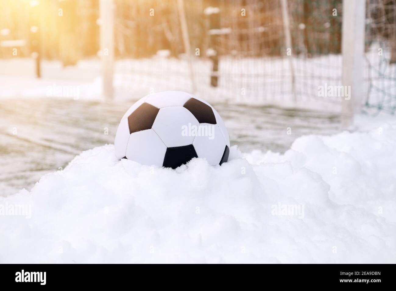 Football goal frost in snow hi-res stock photography and images - Alamy