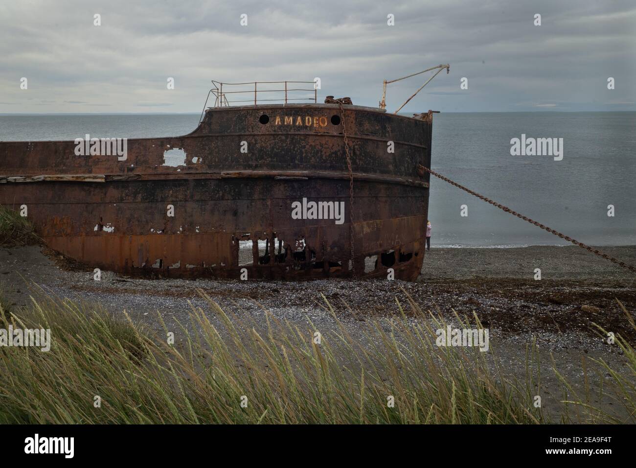 Beached Hull with ship name Stock Photo - Alamy