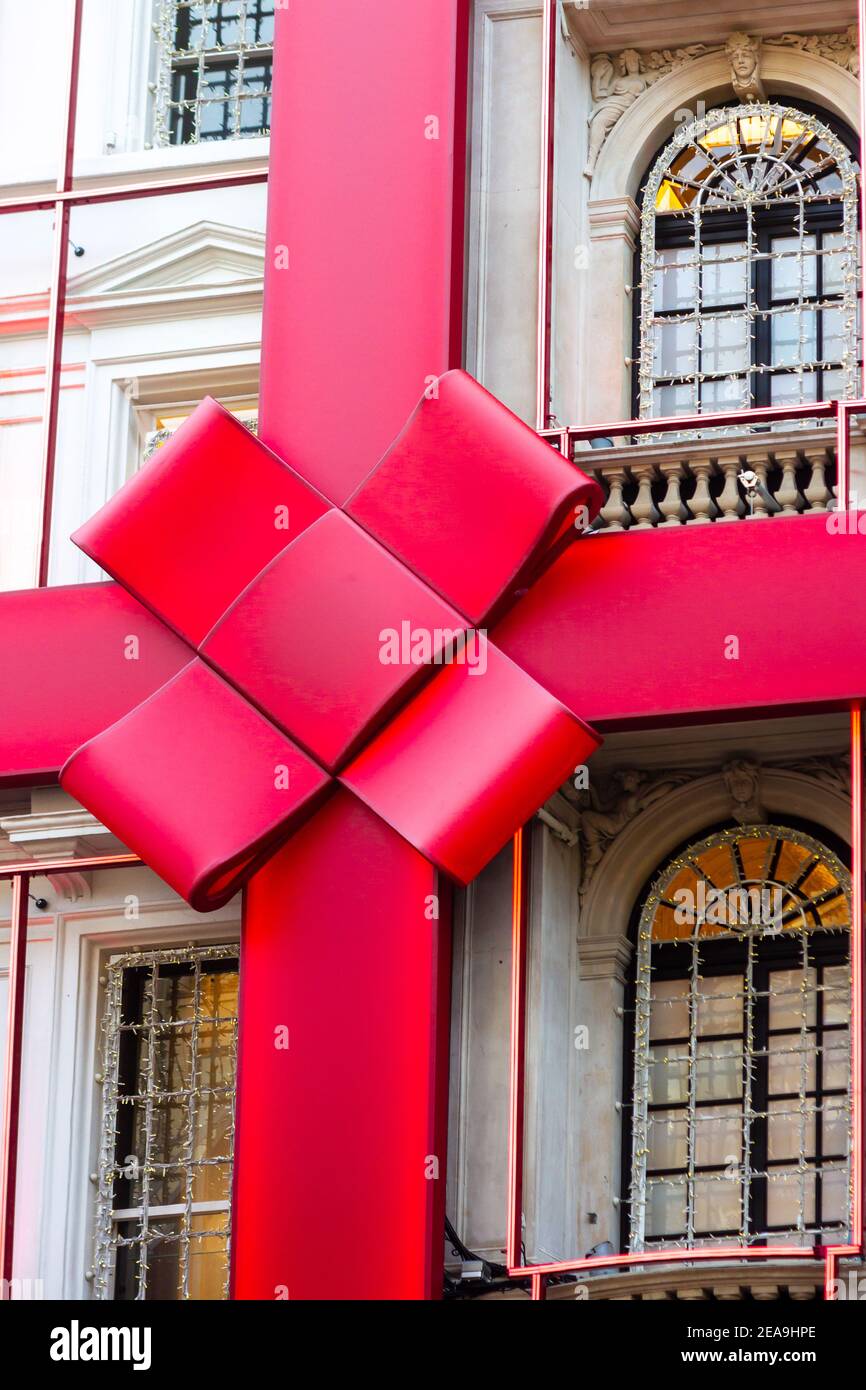 Giant red ribbon hi-res stock photography and images - Alamy