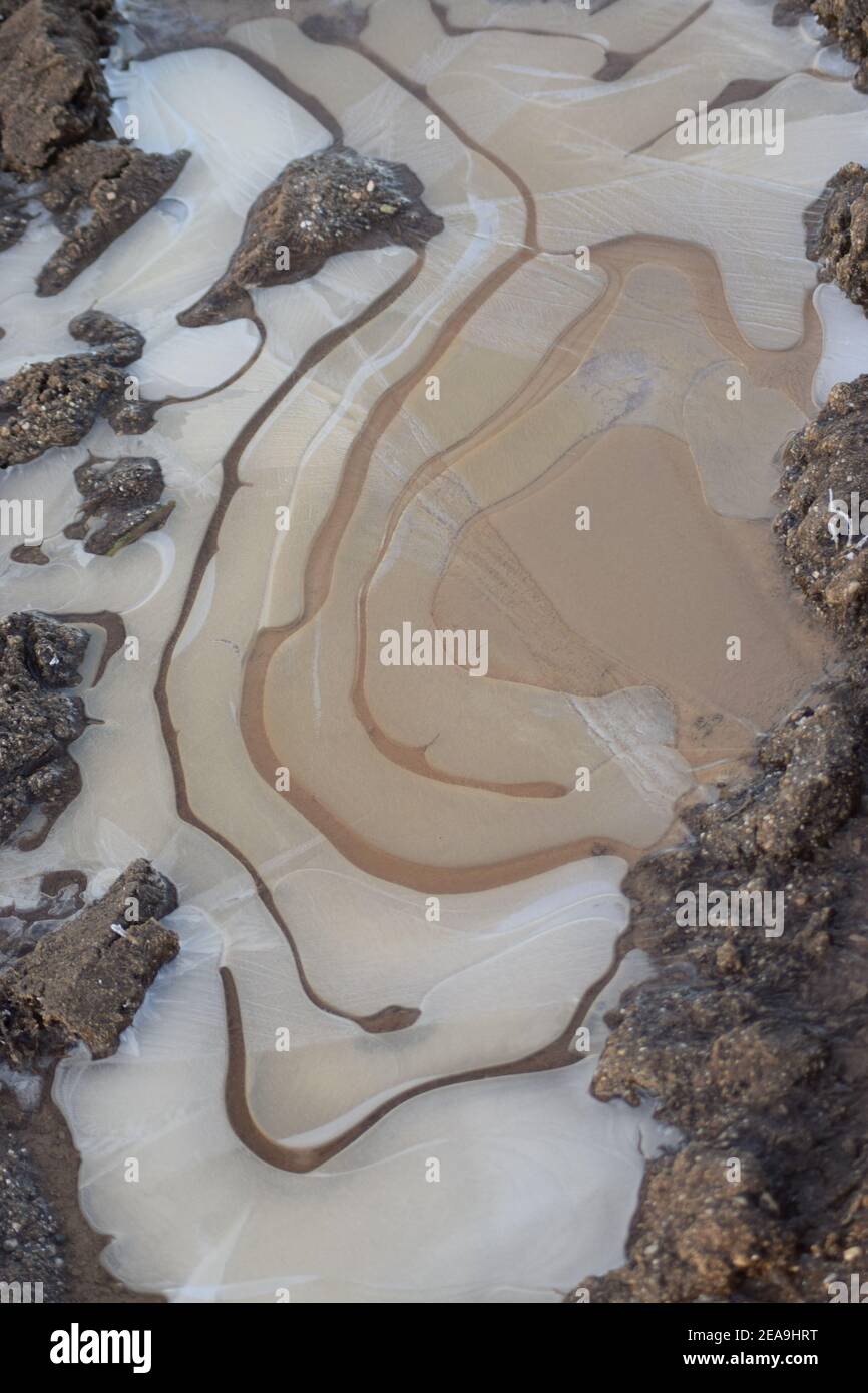Iced puddle patterns hi-res stock photography and images - Alamy
