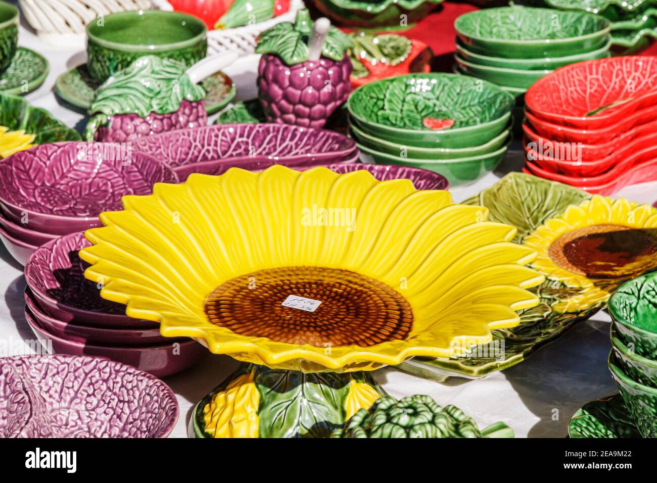 Plates and bowls hi-res stock photography and images - Alamy