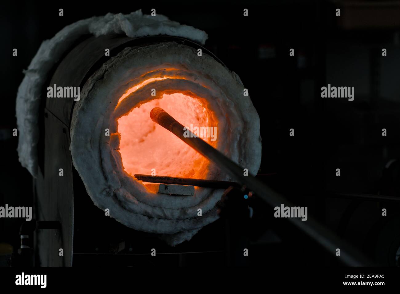 Molten glass ball hi-res stock photography and images - Alamy