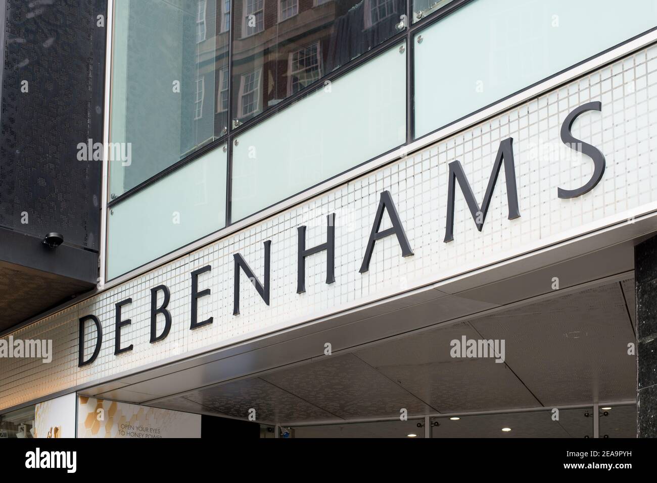 Debenhams logo hi-res stock photography and images - Alamy