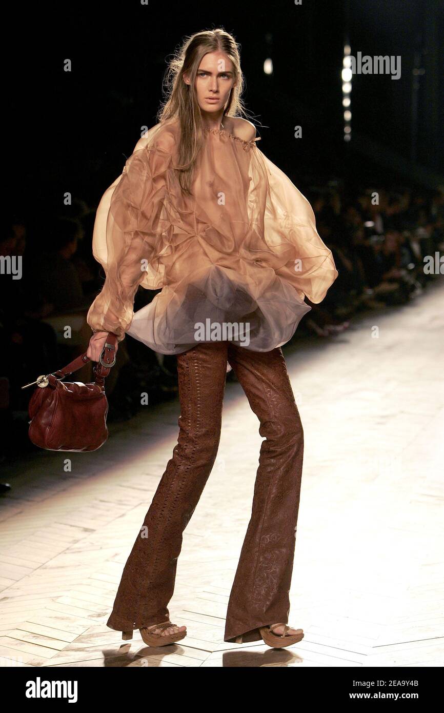 Dior spring summer 2006 ready to wear hi-res stock photography and ...