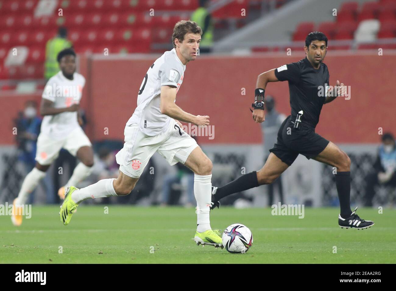 DOHA, QATAR - FEBRUARY 08: Thomas Müller of FC Bayern Muenchen during ...