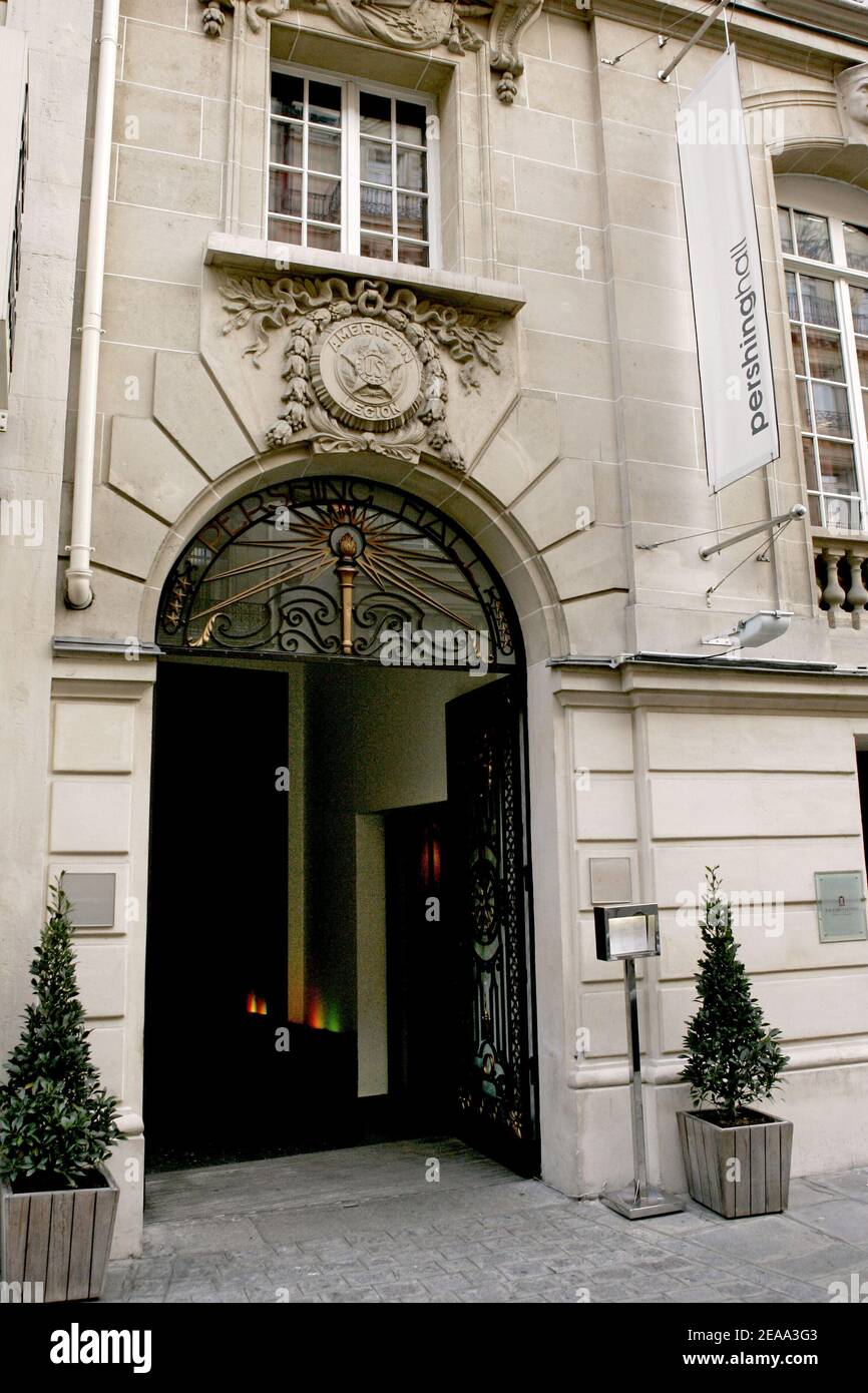 Pershing hall hotel hi-res stock photography and images - Alamy