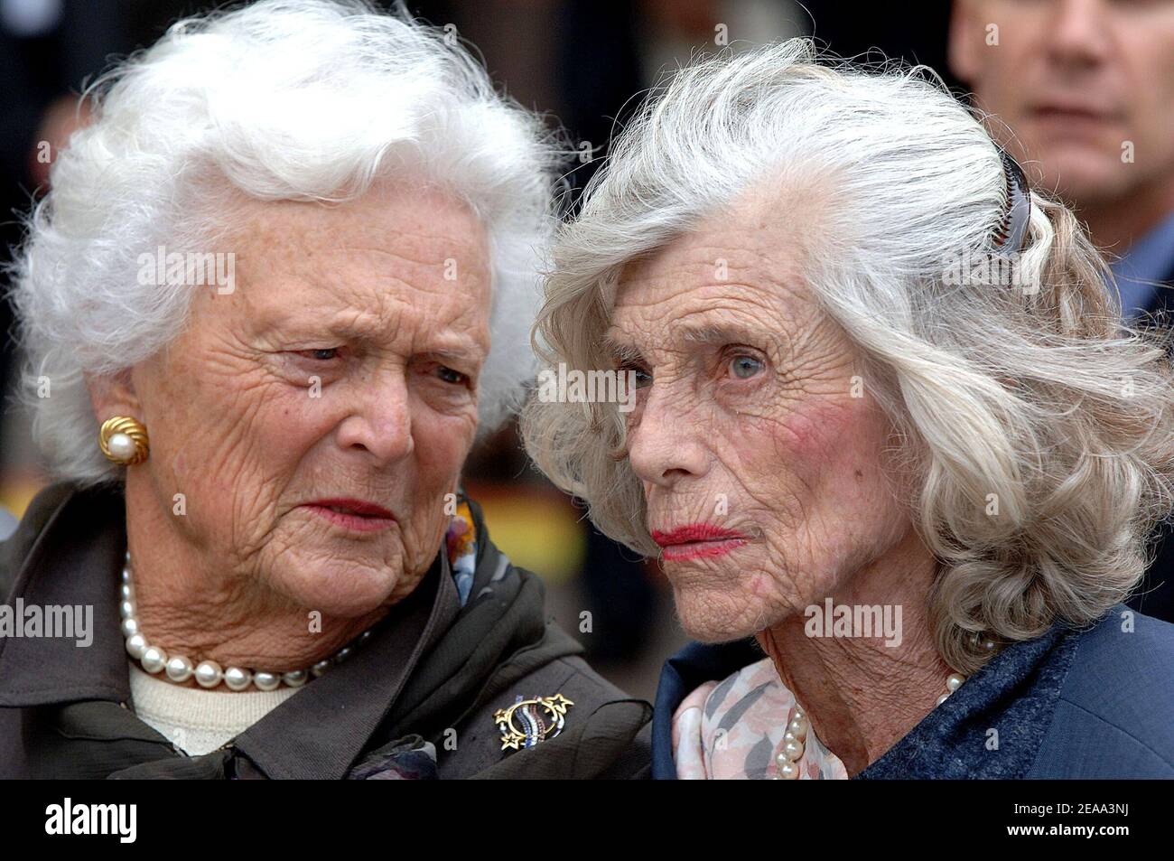 Former First Lady Barbara Bush and Eunice Kennedy-Shriver unveil the ...