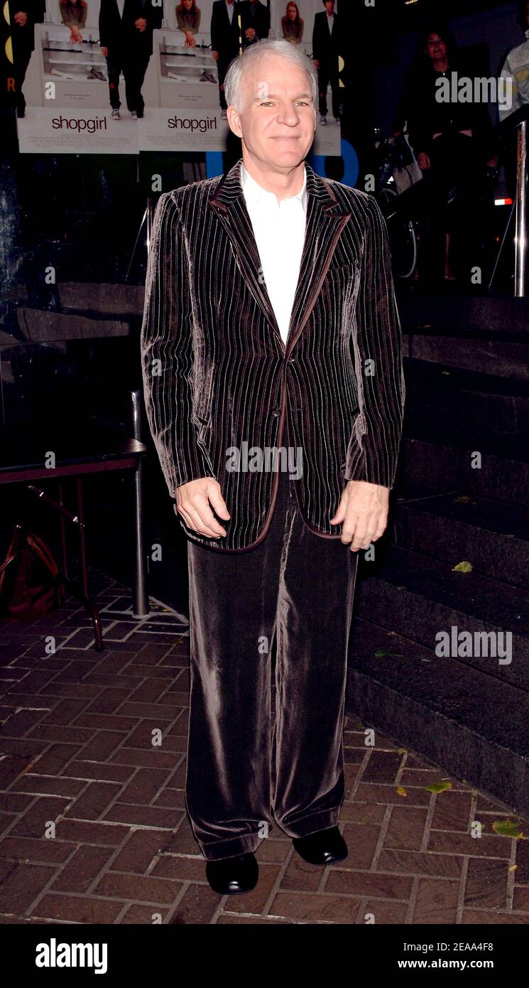 "Cast member Steve Martin arrives at the ""Shopgirl"" premiere held at ...