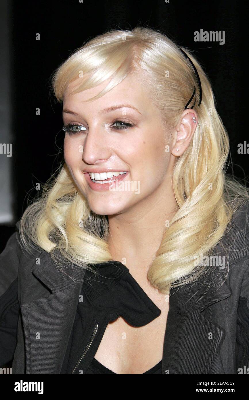 Ashlee Simpson arrives to sign her latest CD 'I AM ME' at the New ...