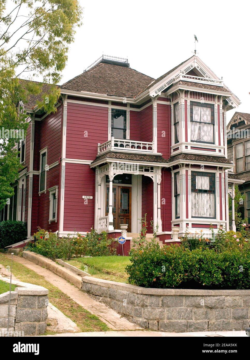 Picture of the actual Victorian house used as the Halliwell family home ...