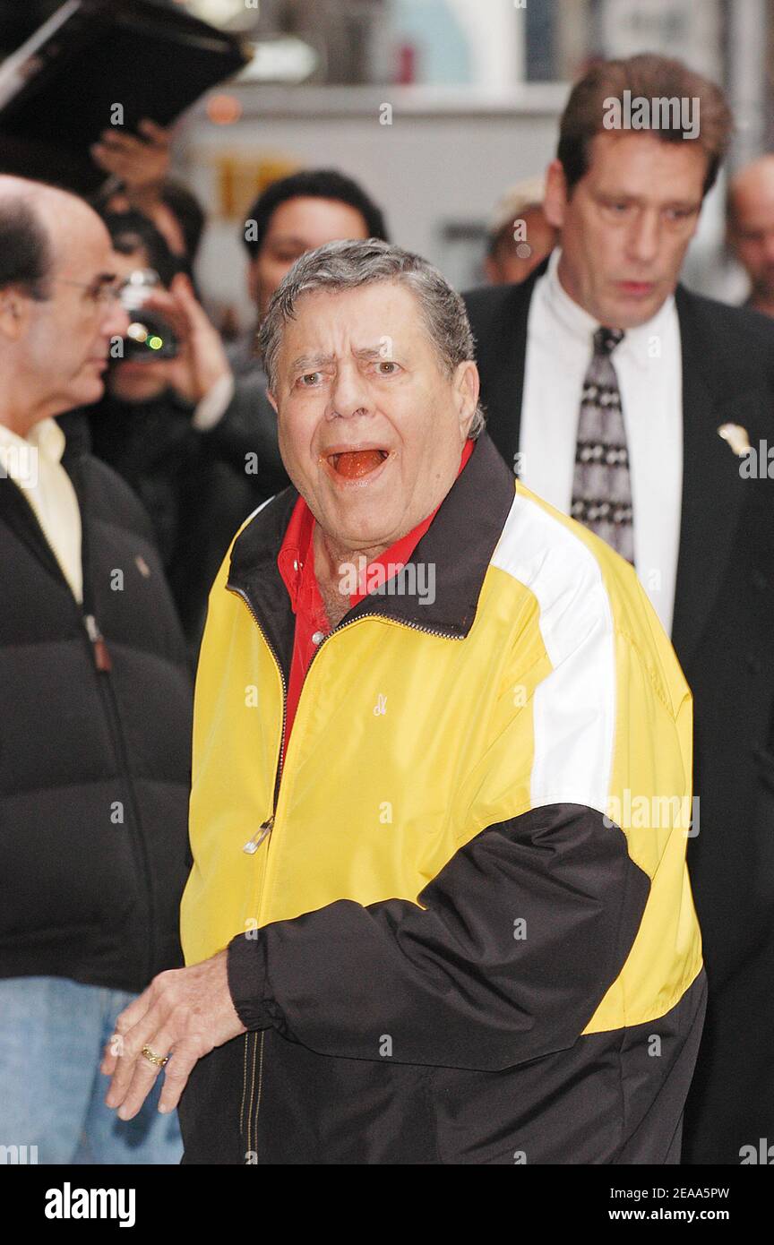 Actor Jerry Lewis arrives at the Ed Sullivan theater for his guest ...