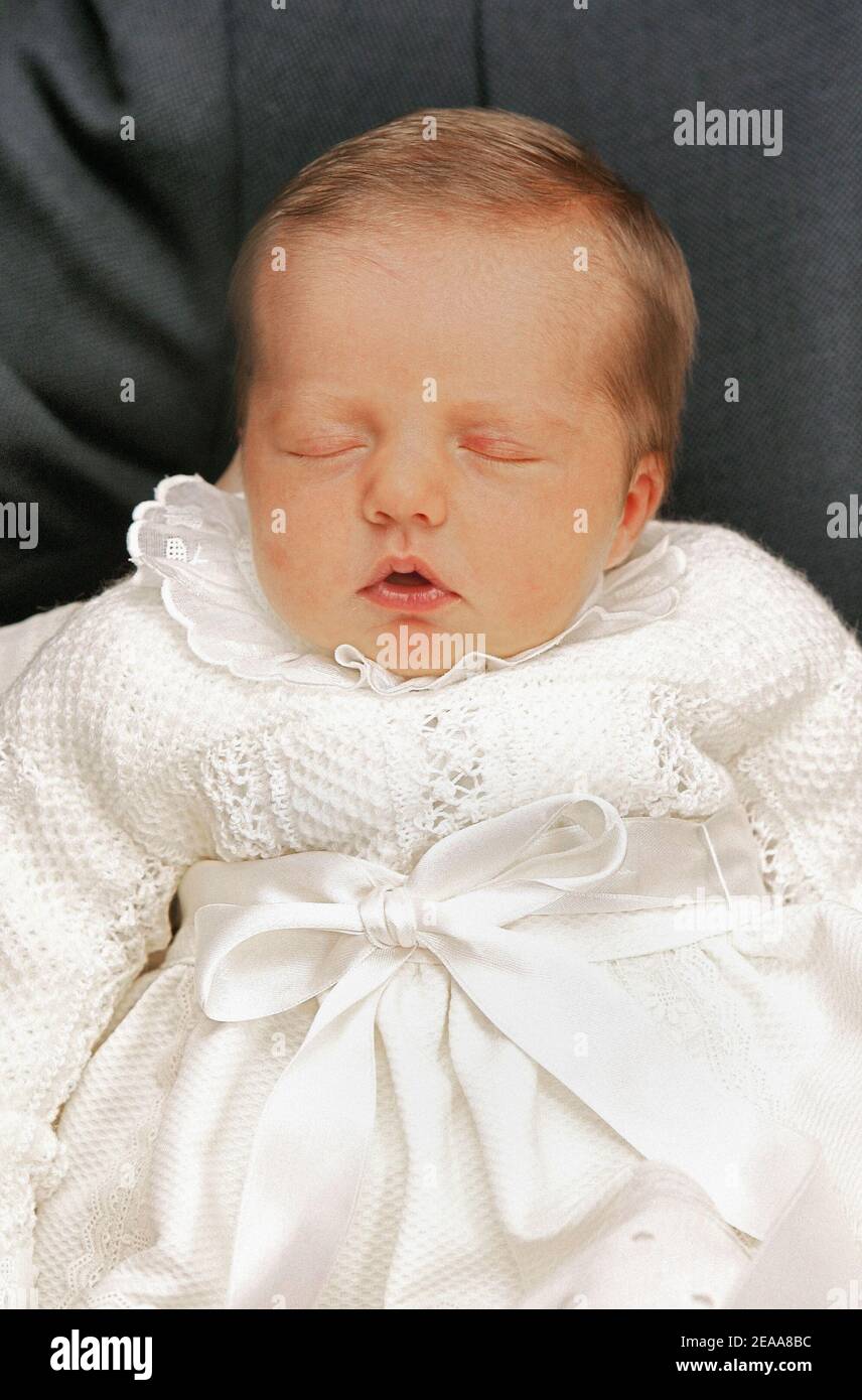 Newborn Infanta Leonor poses with her mother Princess Letizia, her ...