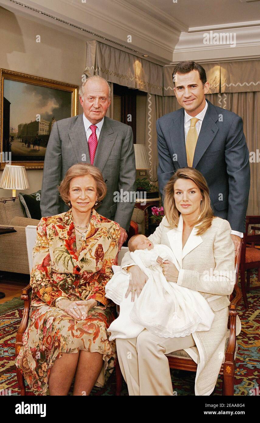 Sofia newborn hi-res stock photography and images - Alamy