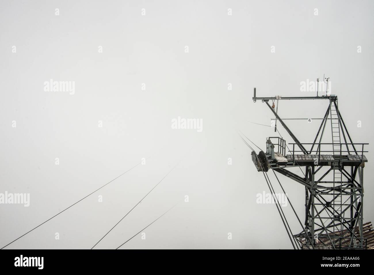 Cablecar in fog hi-res stock photography and images - Alamy