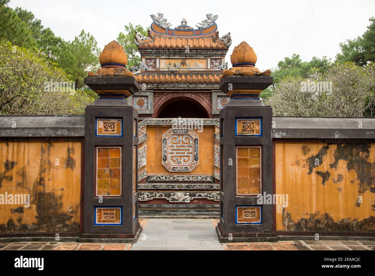 Exterior gate hi-res stock photography and images - Alamy