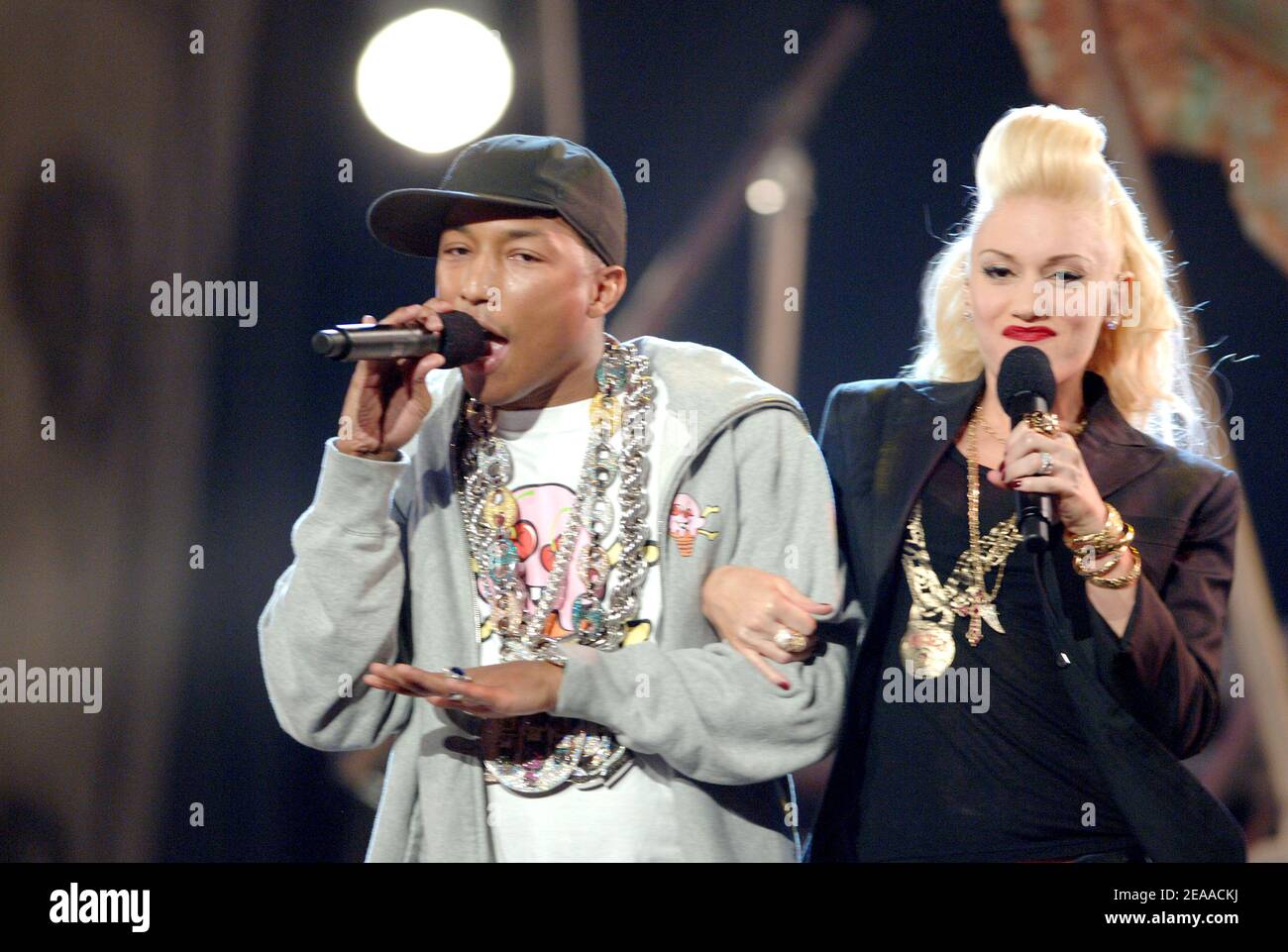 Pharrell Williams and Gwen Stefani performing at the 2005 American ...