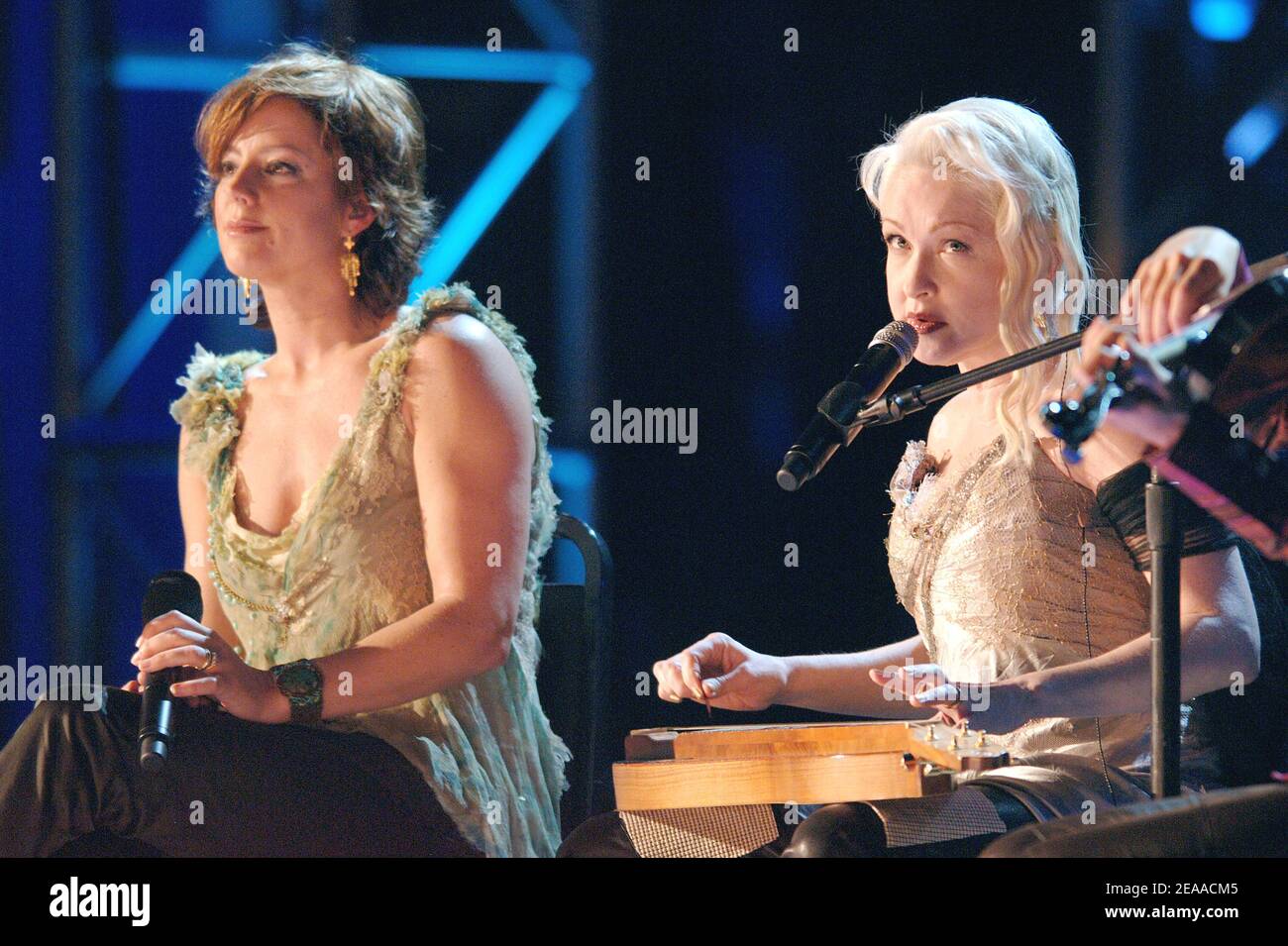 Sarah McLachlan and Cyndi Lauper performing at the 2005 American Music ...
