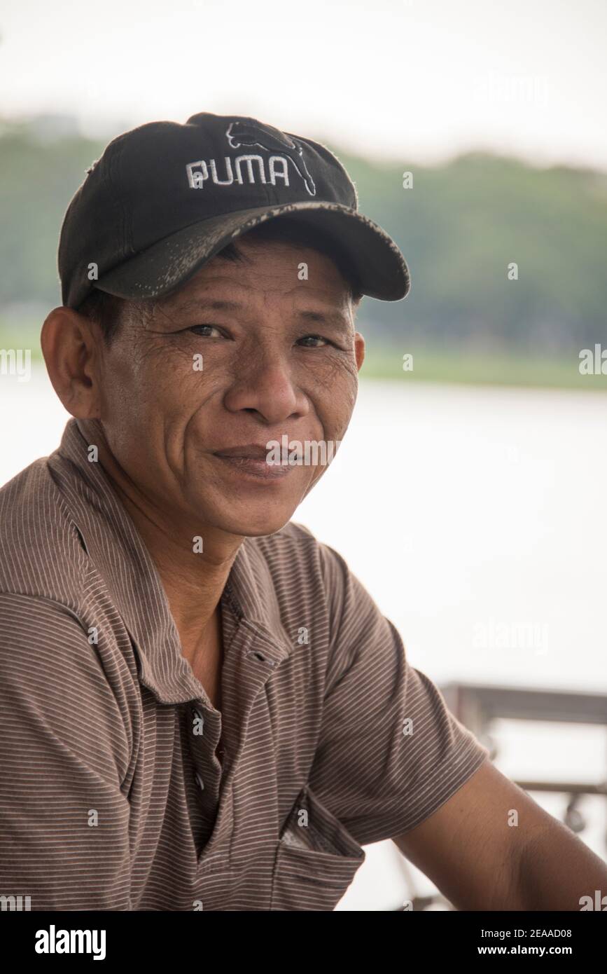Captain on dragon boat, Vietnam Stock Photo - Alamy