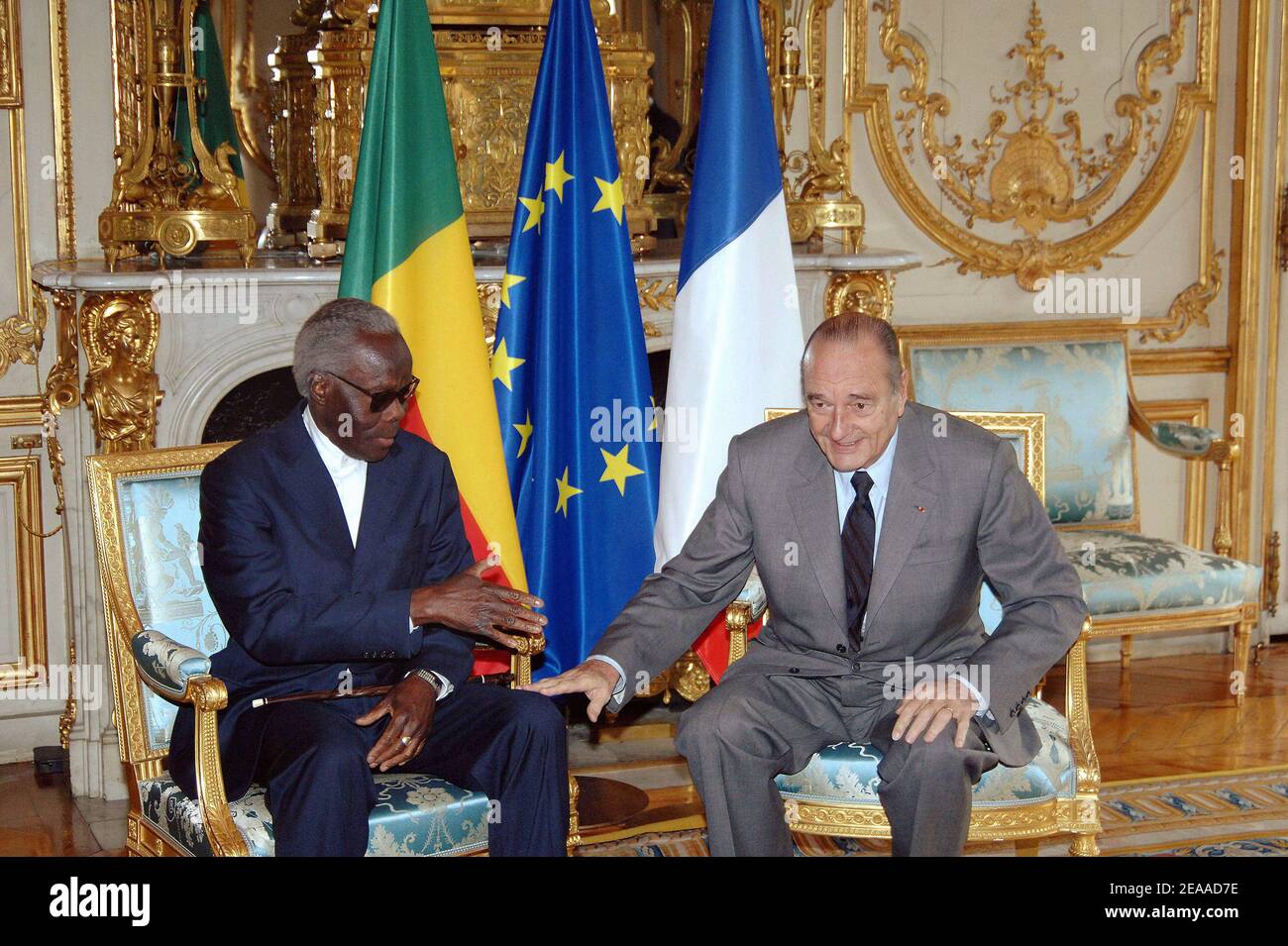 French President Jacques Chirac poses with Benin's President Mathieu ...
