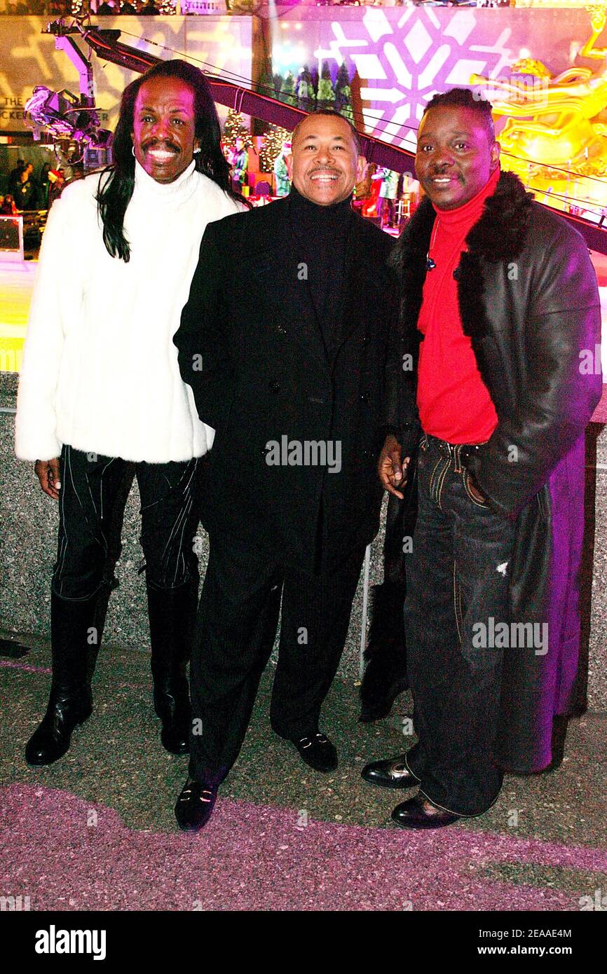 Earth Wind and Fire at the Rockefeller Center Christmas Tree Lighting ...