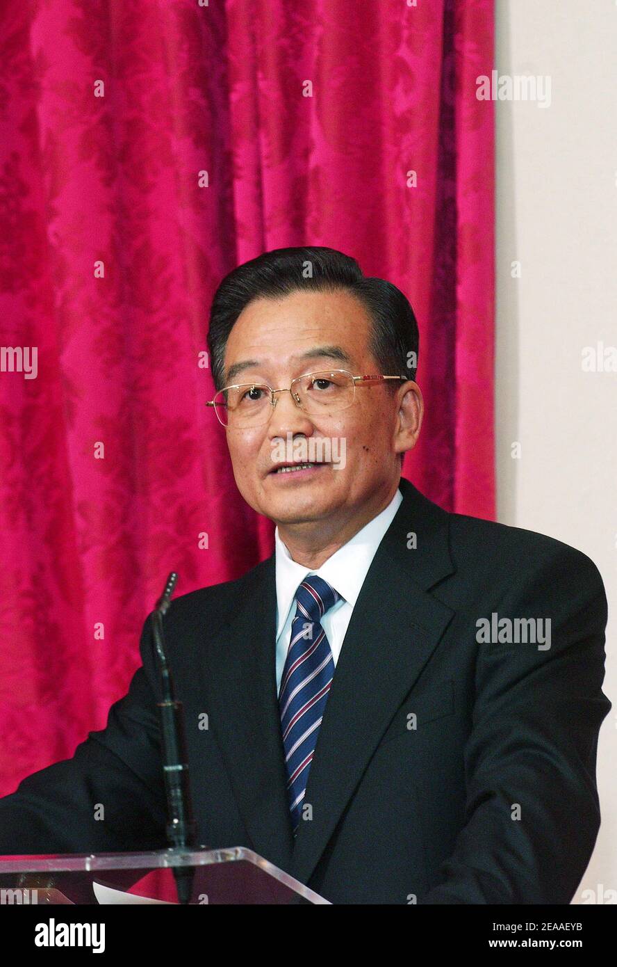 Chinese airliners hi-res stock photography and images - Alamy