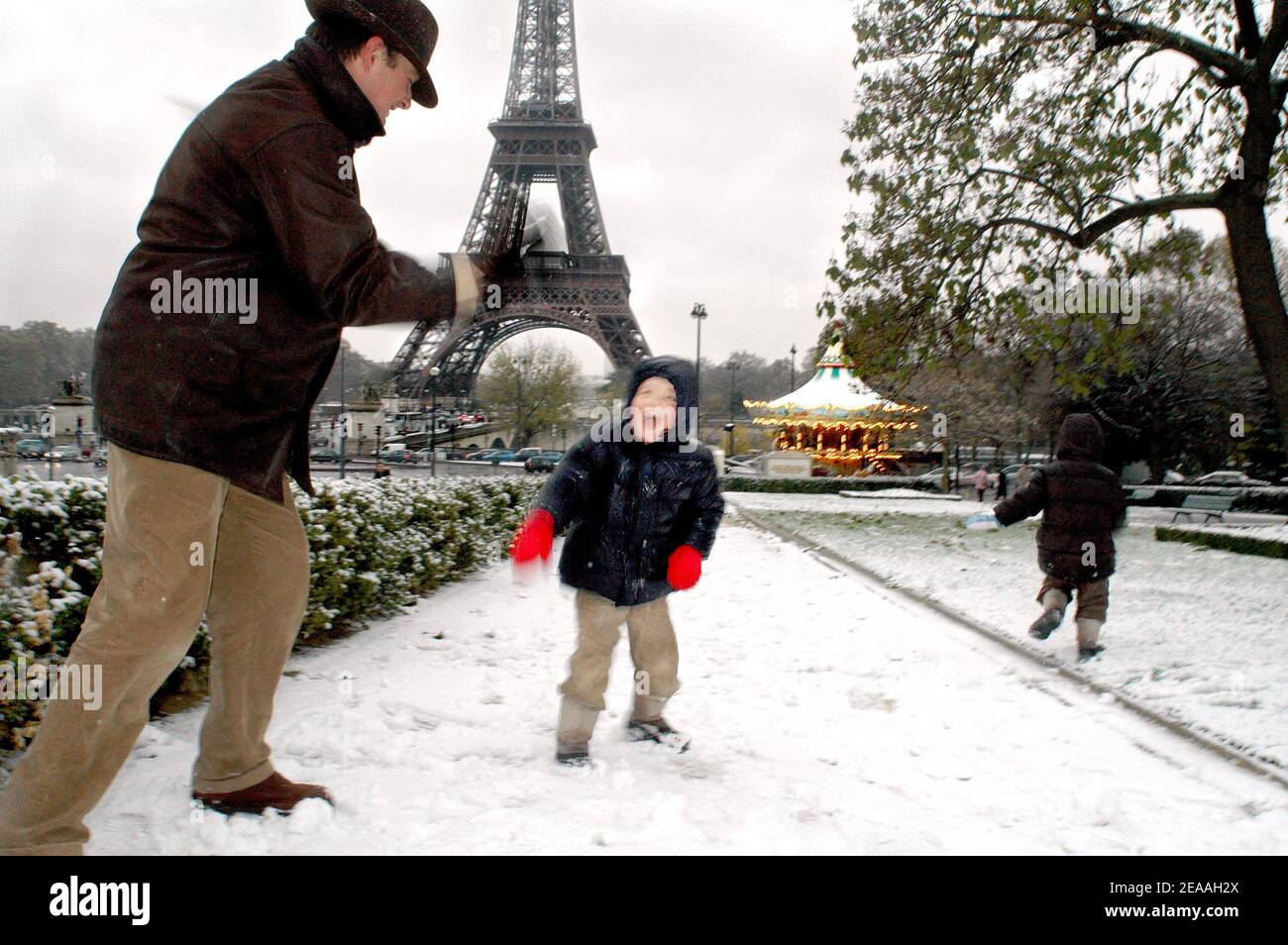 Snow around Trocadero in Paris, France on december 2005. Photo by Alain ...