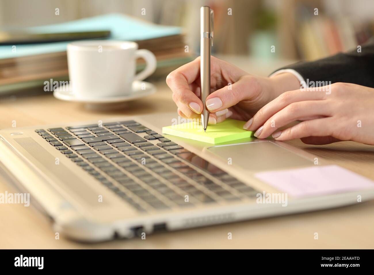 Taking a note hi-res stock photography and images - Alamy