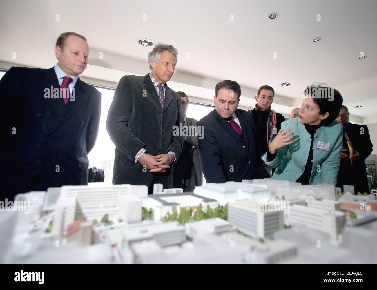French Prime Minister Dominique de Villepin and Health Minister Xavier ...