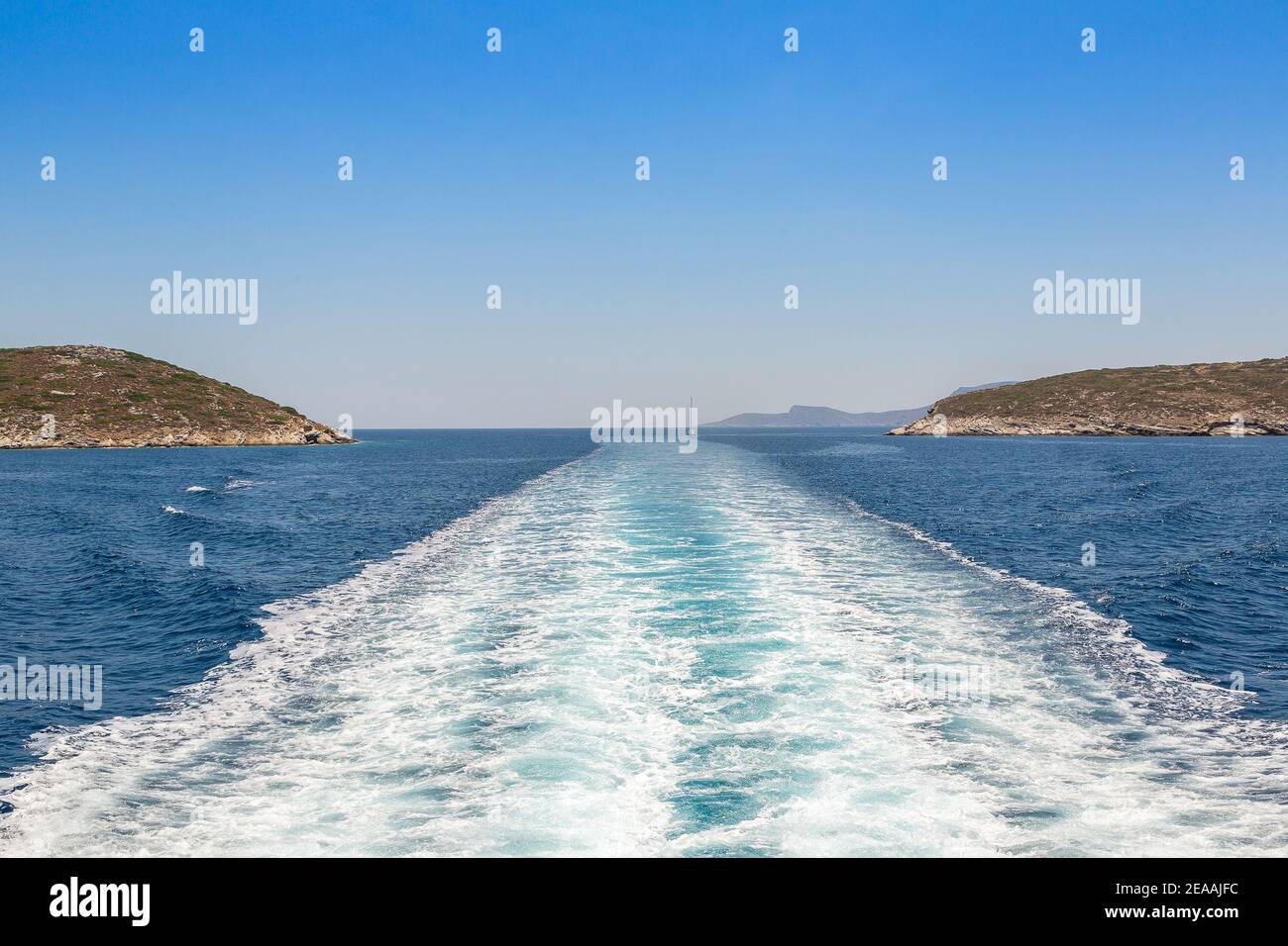 Boat trace in the sea in a summer day Stock Photo - Alamy