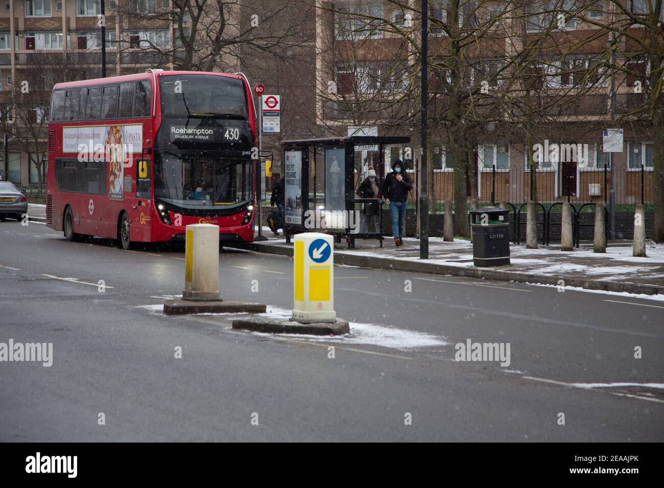 Bus commute london hi-res stock photography and images - Alamy
