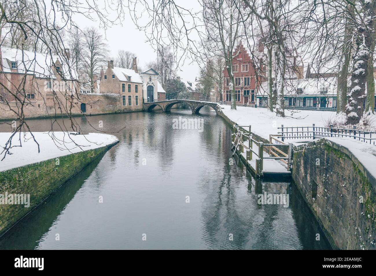 Bruges snow belfort hi-res stock photography and images - Alamy
