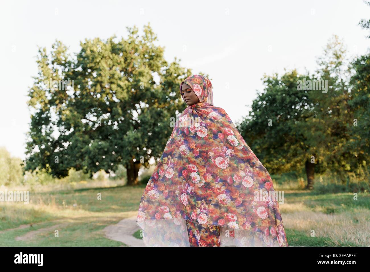 Stylish attractive muslim girl in trendy traditional clothes, woman in ...