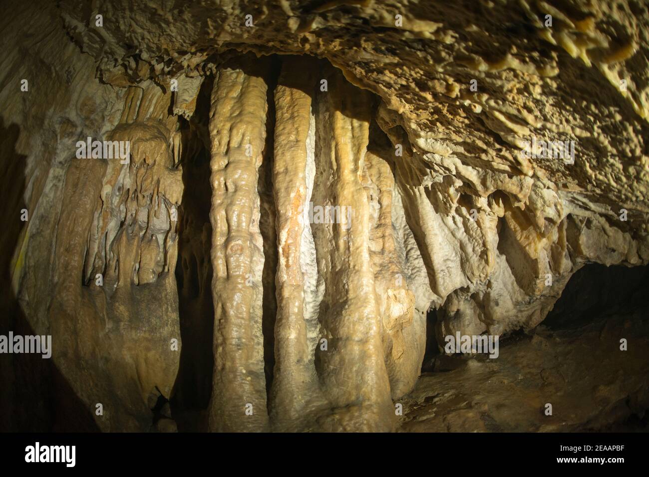 Stalactite dripping hi-res stock photography and images - Alamy