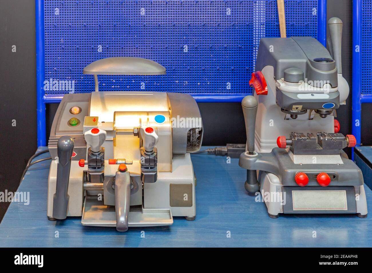 Lock cutter hi-res stock photography and images - Alamy