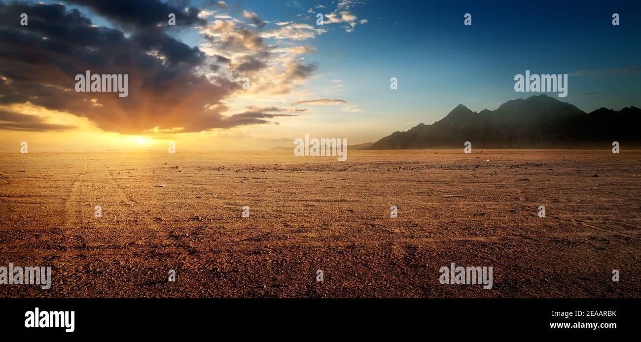 Rocky desert hi-res stock photography and images - Alamy