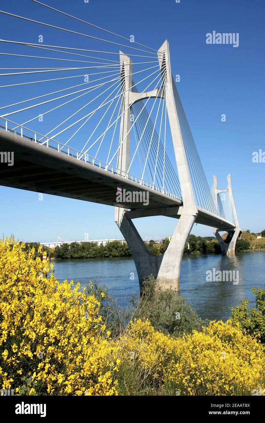 Passage suspended bridge hi-res stock photography and images - Alamy