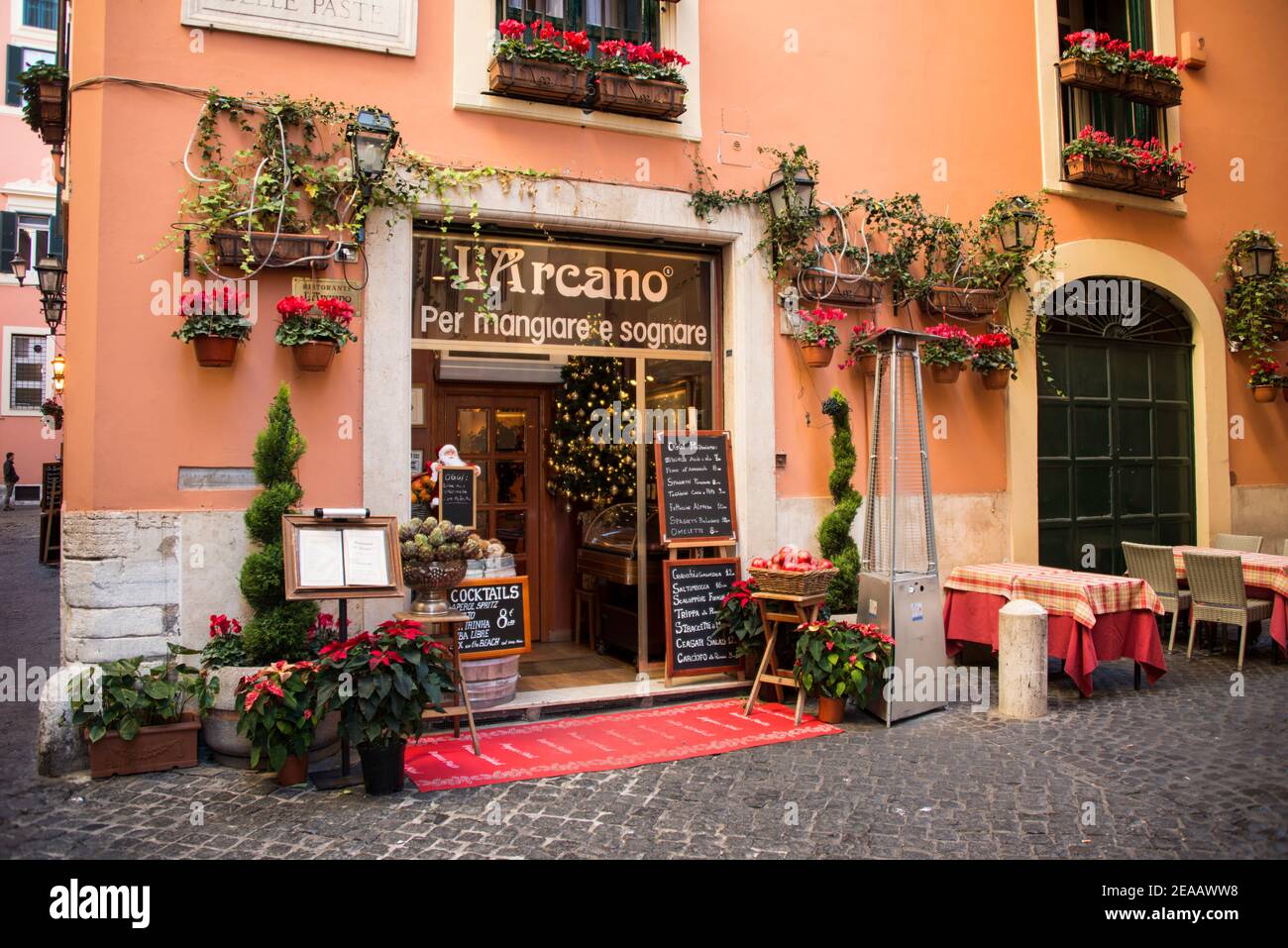 Restaurant rome hi-res stock photography and images - Alamy