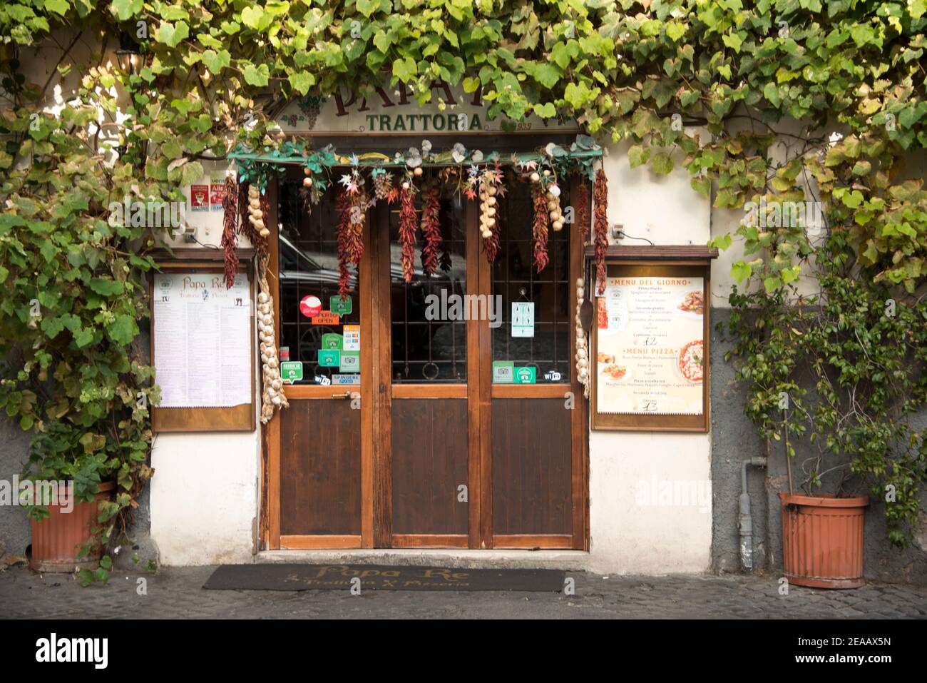 Restaurant entrance hi-res stock photography and images - Alamy