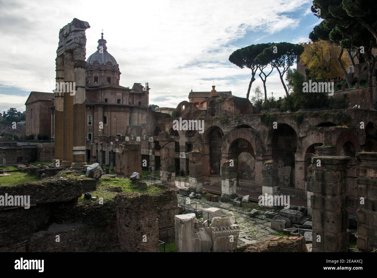 Roman archaeological site Foro Romano in Rome Stock Photo - Alamy