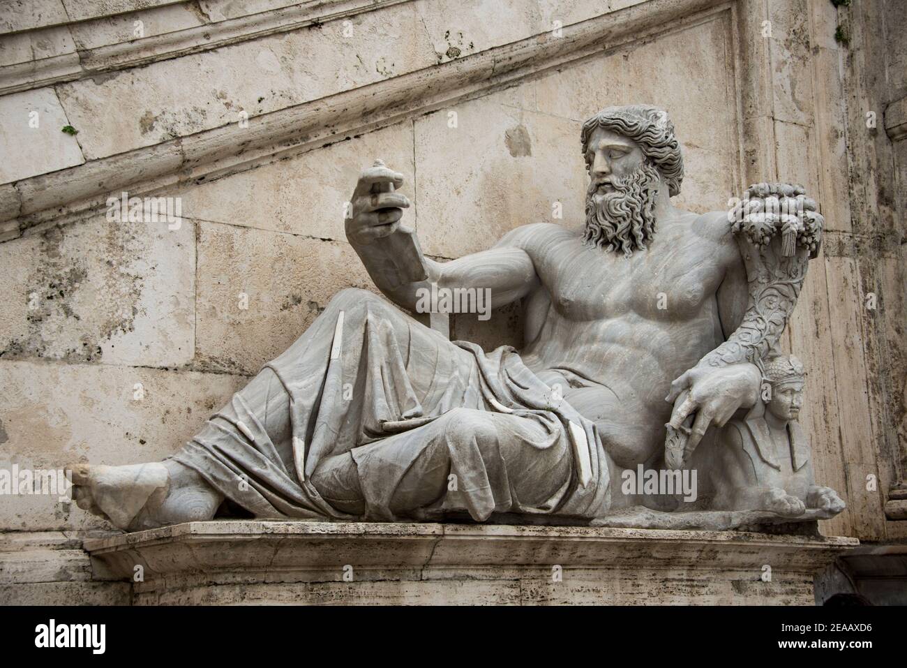 Marble statue hi-res stock photography and images - Alamy