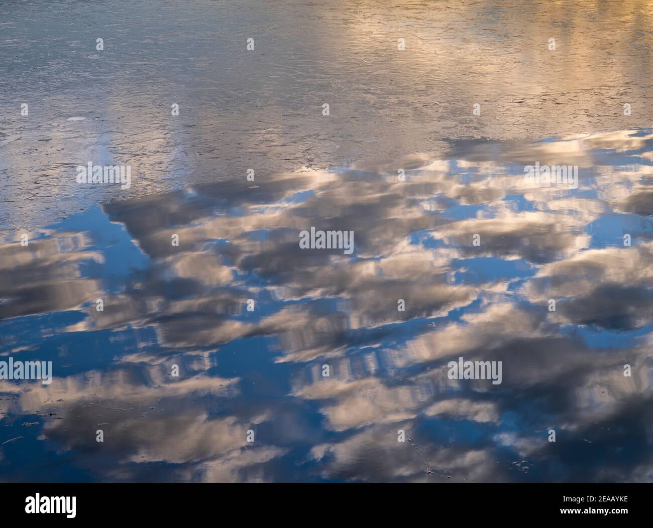 Edge of the ice hi-res stock photography and images - Alamy